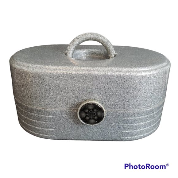 Caboodles | Makeup | Caboodles Silver Liquid Metallics Oval Glitter ...